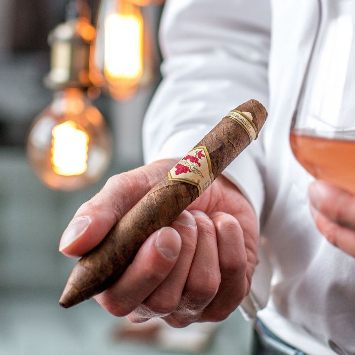 Weinbrand Zigarre mit 20 ml Alkohol getränkt!